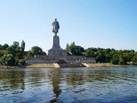 Những tượng đài tôn vinh Vladimir Ilich Lenin huyền thoại - Báo Công an ...