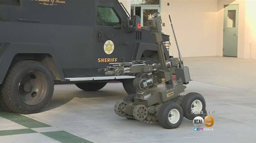 Robot cảnh sát giúp truy đuổi tội phạm giết người - Báo Công an Nhân ...